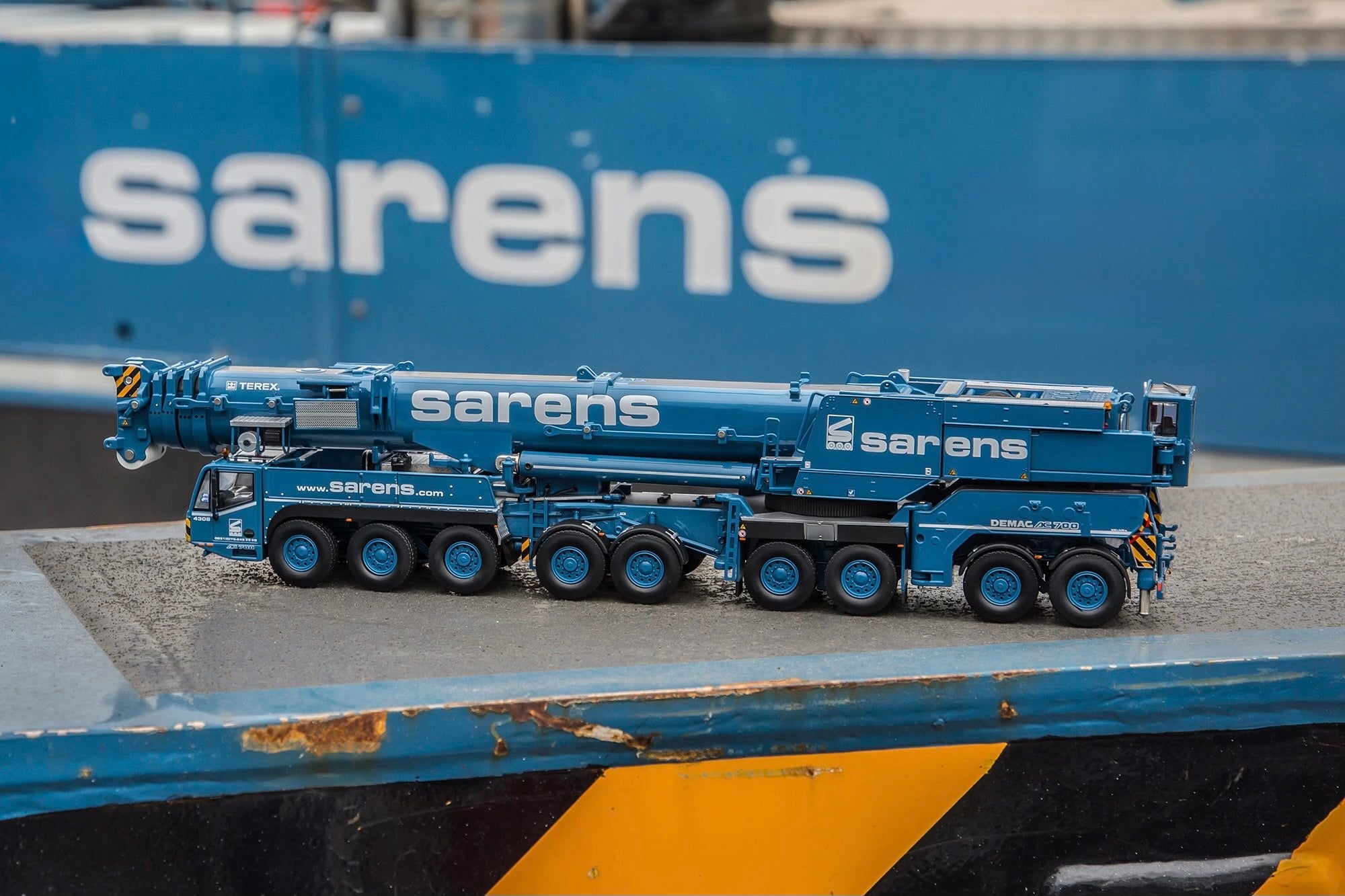 Premium Die-Cast Models | Trucks, Cranes & Construction | dmb models
